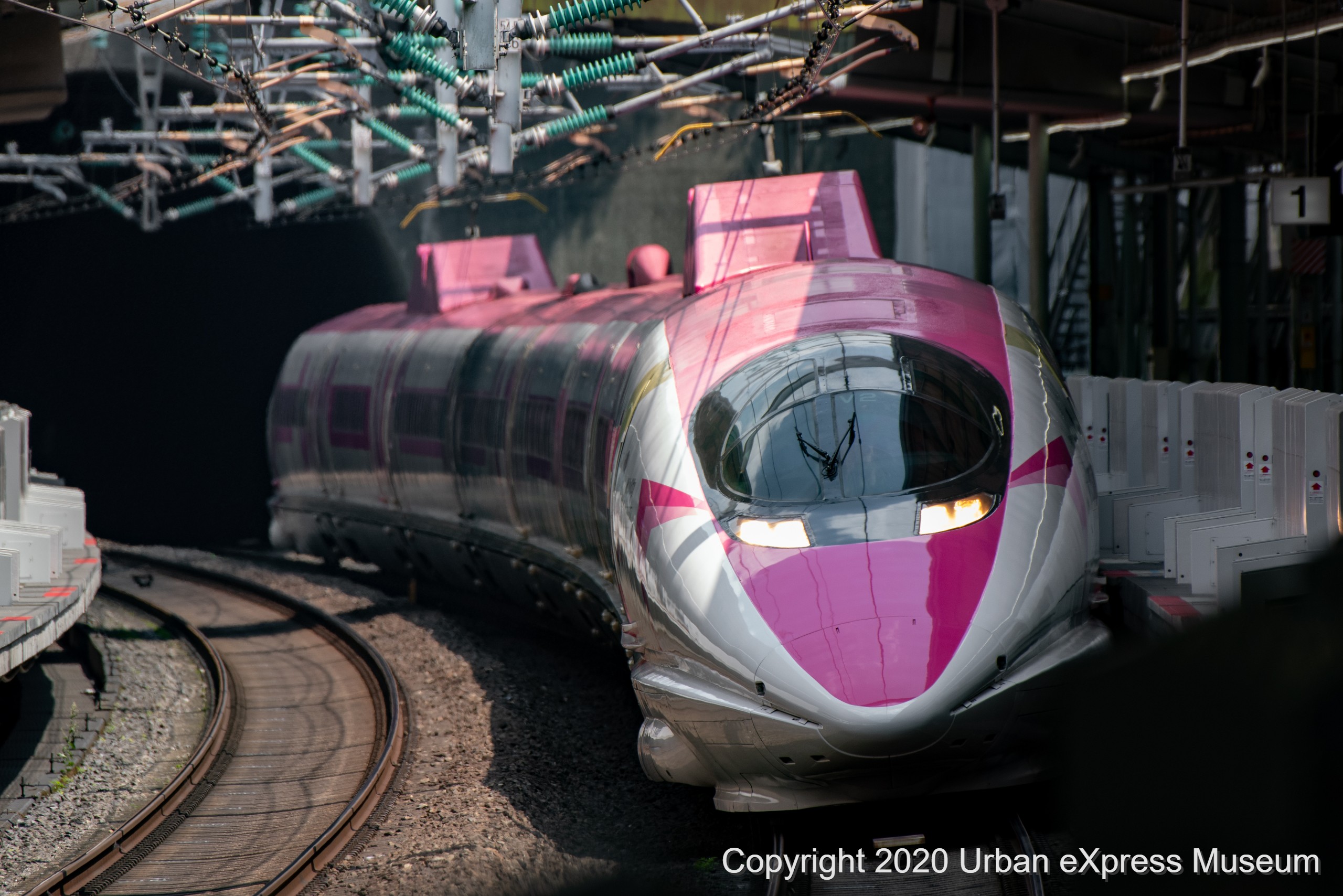 ピンク色の新幹線 Urban Express Museum